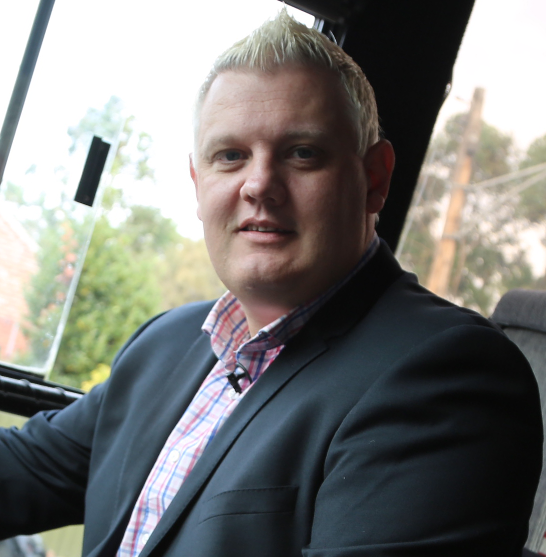 sleepbus founder Simon Rowe escaped a comfortable corporate cubicle to ...